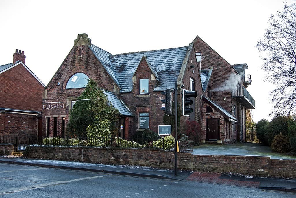 2 Buxton Road, High Lane, Stockport, SK6 8AA - Fairhurst Buckley